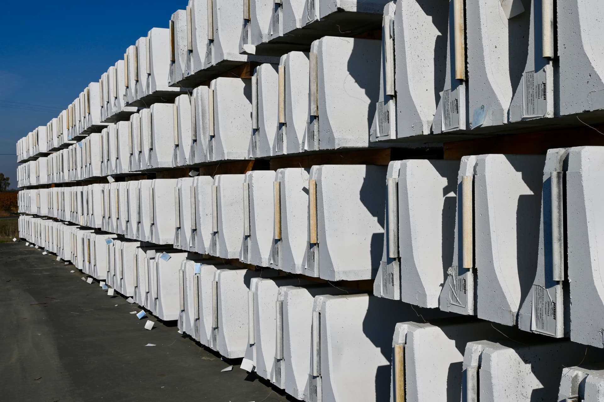 A Guide to Concrete Highway Barriers | Key Factors & Types to Consider ...